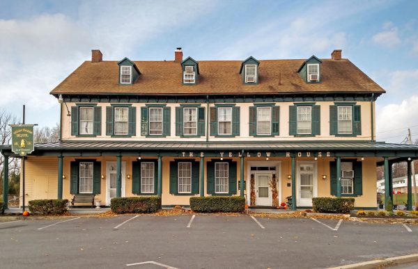 Contact - Yellow House Hotel